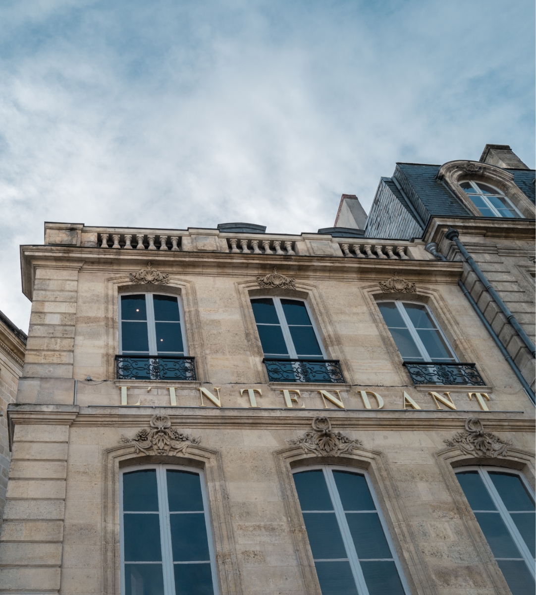 L’Intendant, l’univers des Bordeaux • Découvrez une tour spectaculaire ...